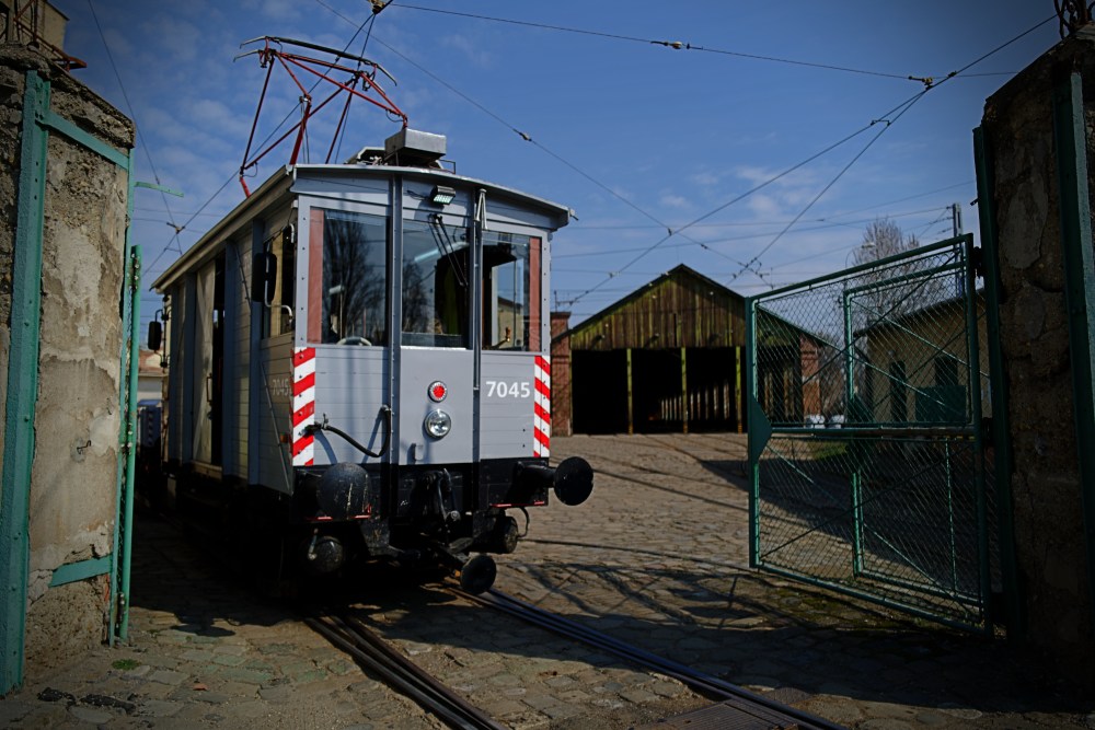 Budapest’s vintage freight trams celebrate 100 years in service ...