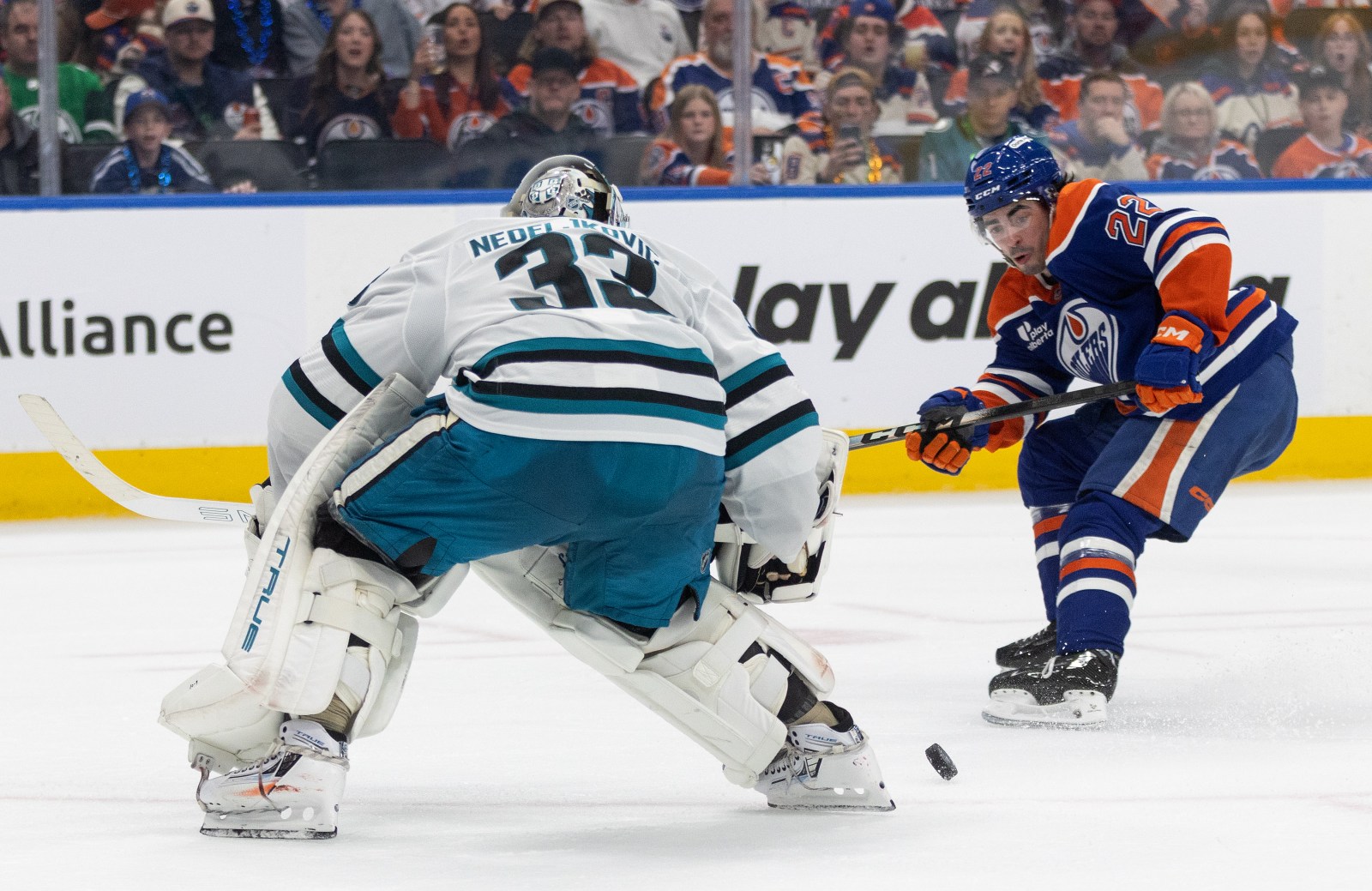Rookie Savoie’s surge earns him spot alongside McDavid on Oilers’ top ...