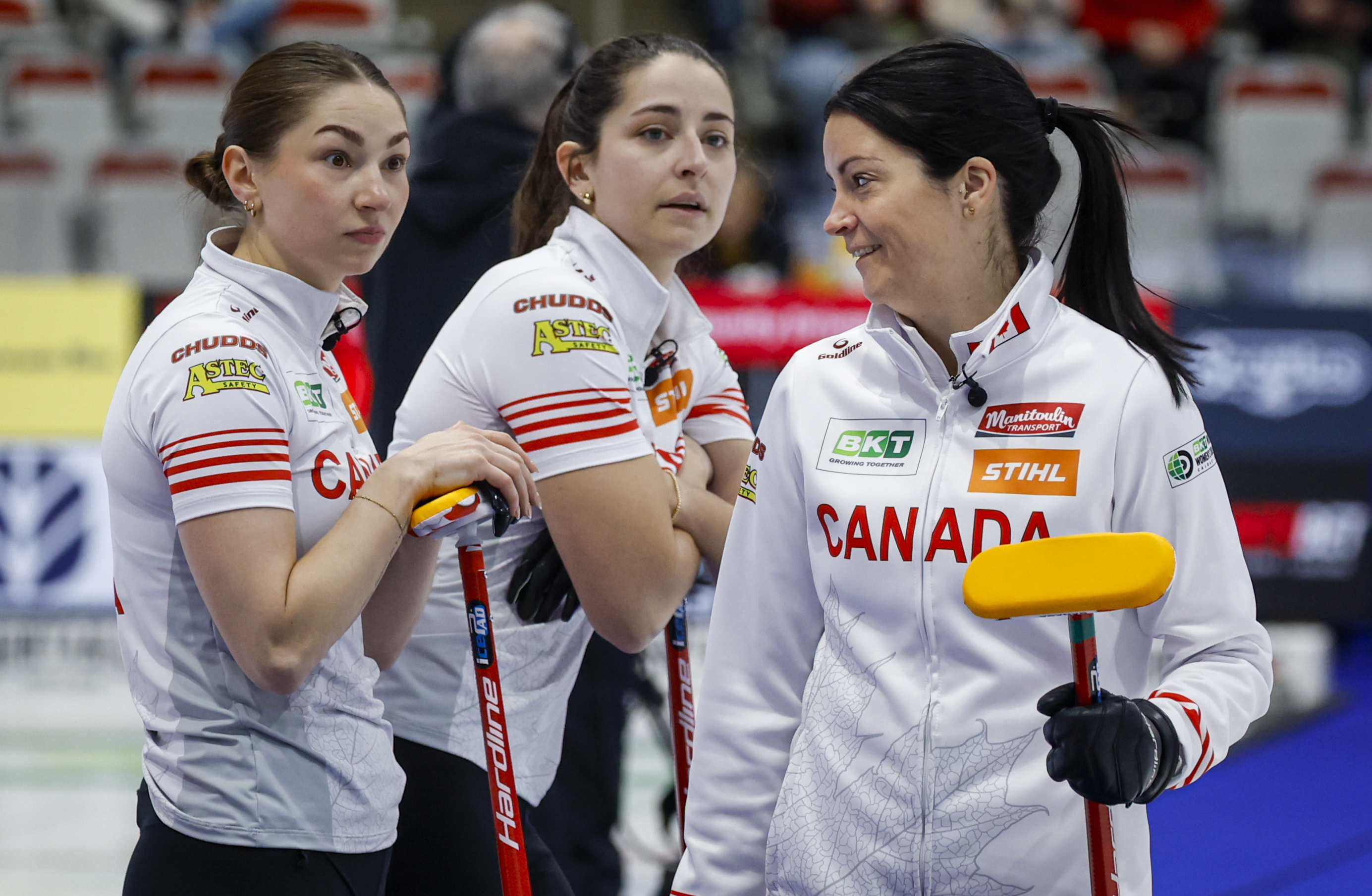 Canada’s Kerri Einarson reaches world curling championship playoffs ...