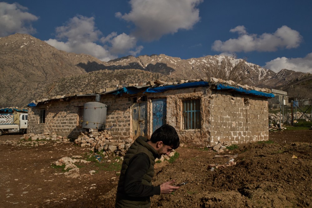 War disrupts life on the Iraq‑Iran border, isolating families and ...