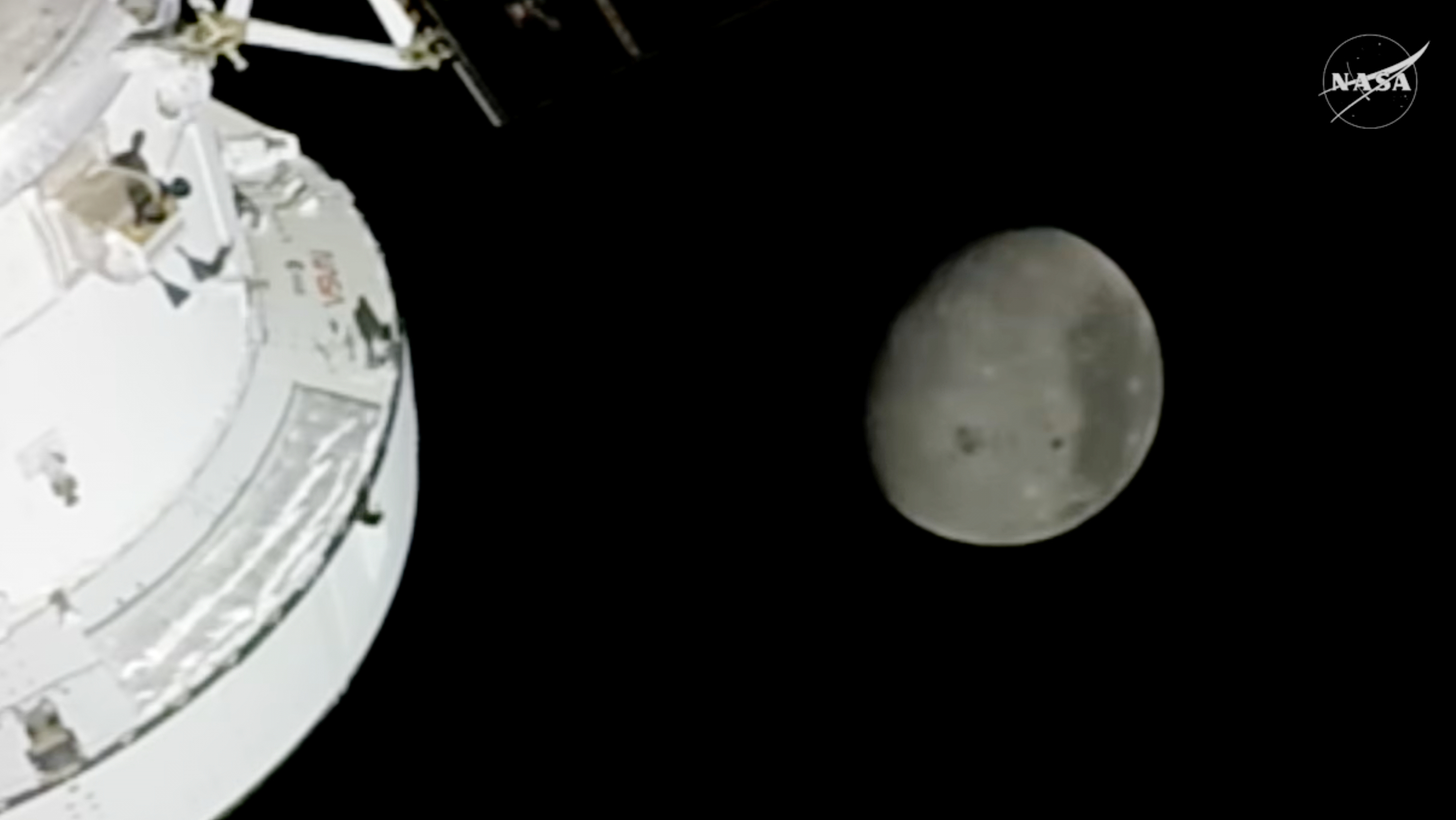 Artemis II breaks Apollo 13’s distance record with daring moon flyby ...