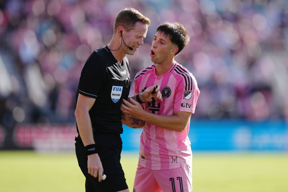 Calgary referee Drew Fischer picked for FIFA World Cup officiating ...
