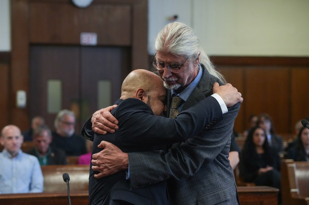 Judge tosses murder conviction for man who served 25 years, rebuking a ...