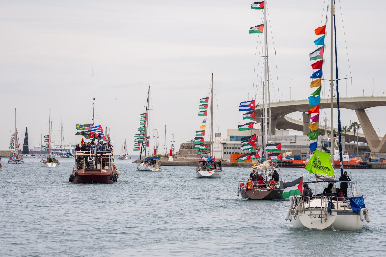 Activists say Israel has intercepted their Gaza aid flotilla near Crete ...