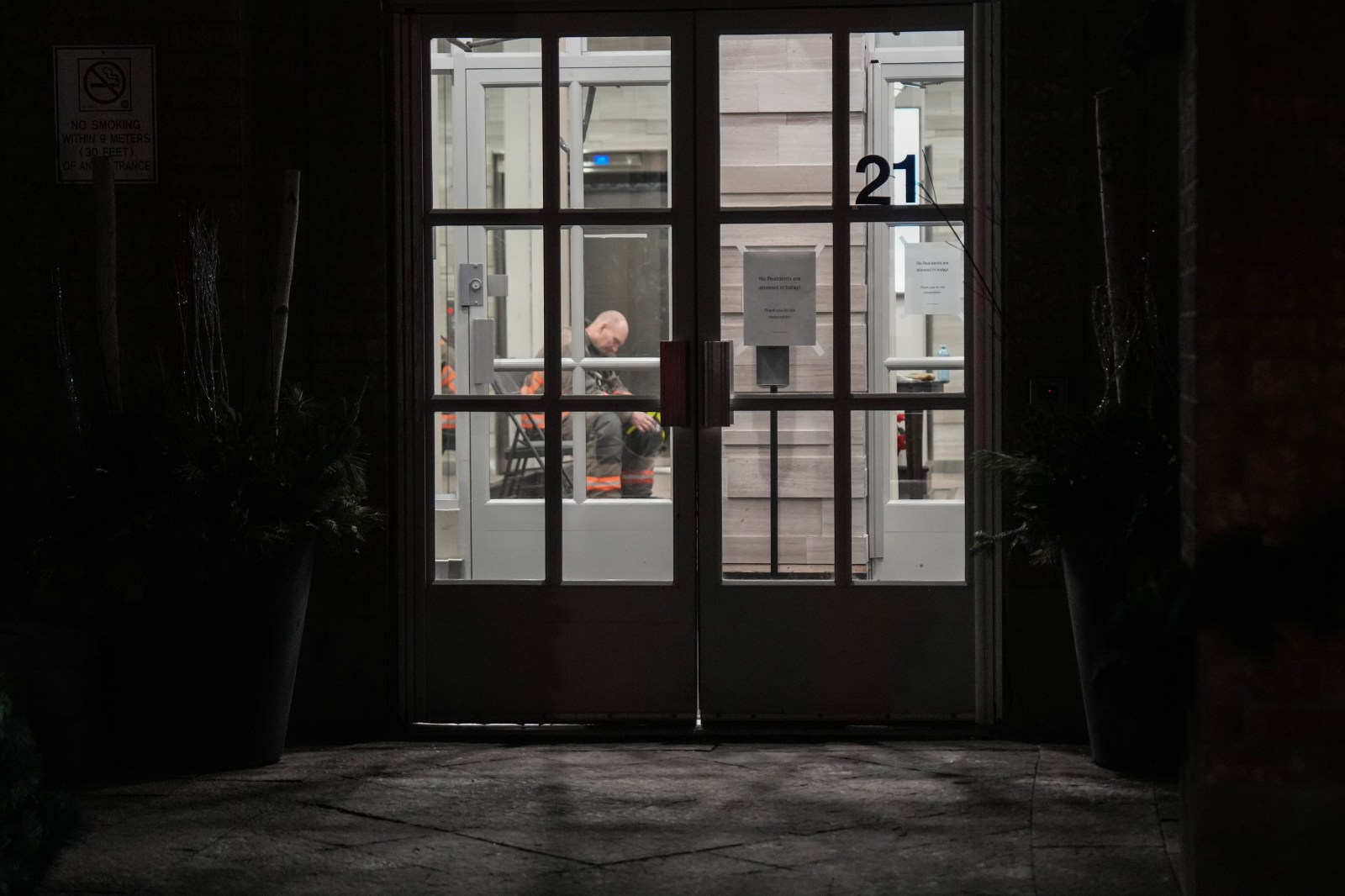 Fire breaks out again at two Toronto highrises evacuated last year ...