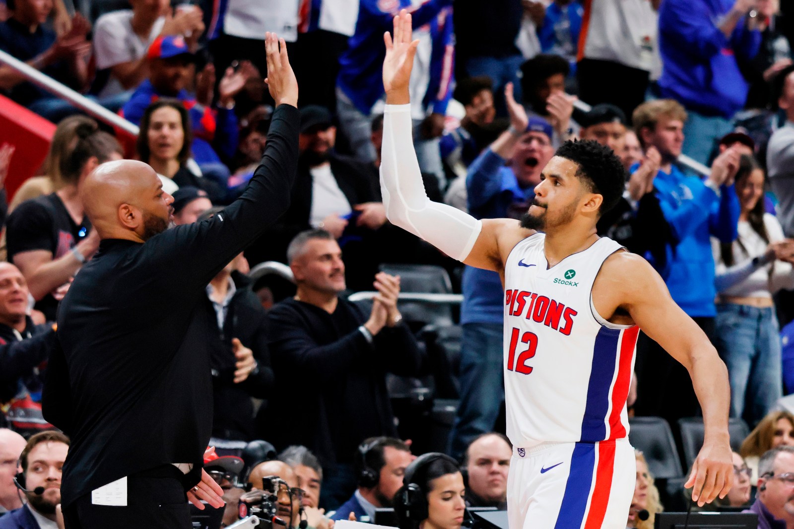 Detroit Pistons announce extension with coach J.B. Bickerstaff ...