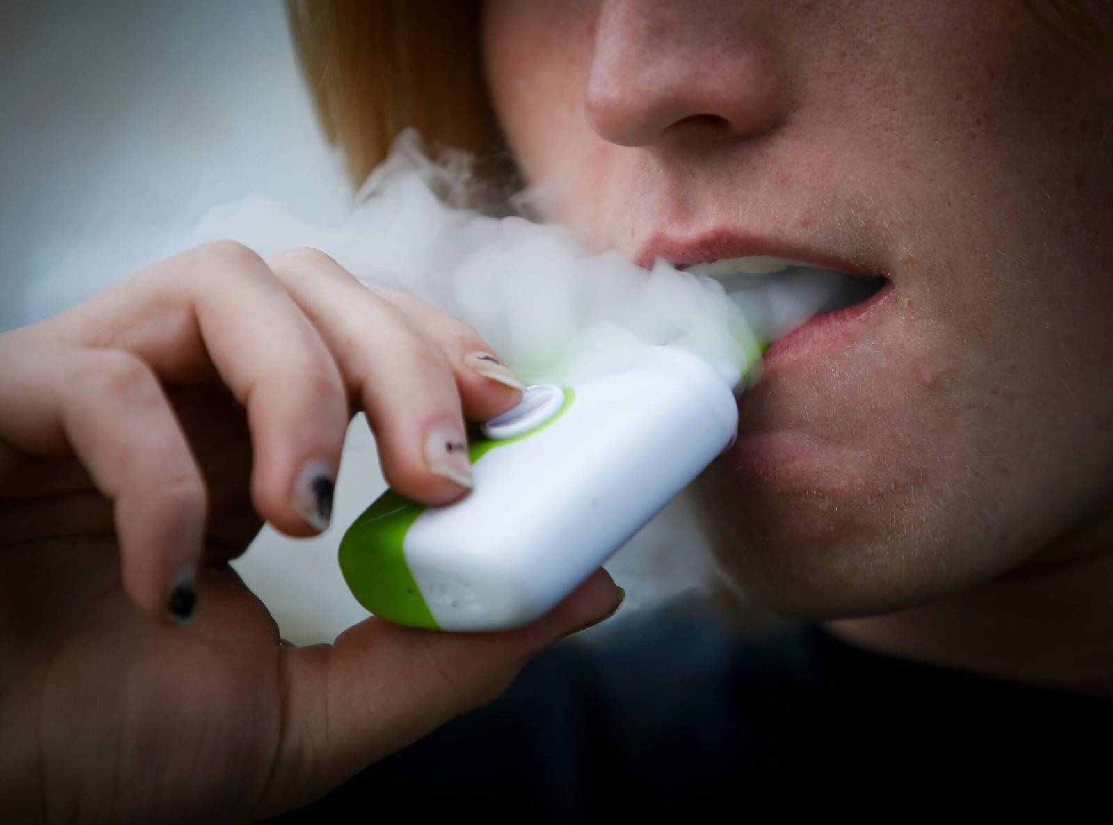 Province proposes law restricting youth access to flavoured vapes ...