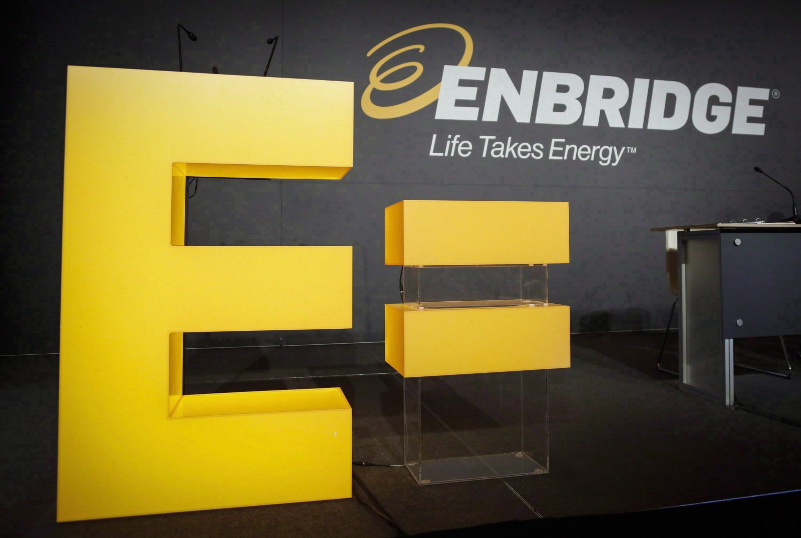 Pipeline company Enbridge reports $1.67-billion first-quarter profit ...