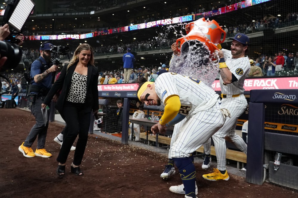 Brewers rally in 10th to win 4-3 as Yankees waste brilliant performance ...