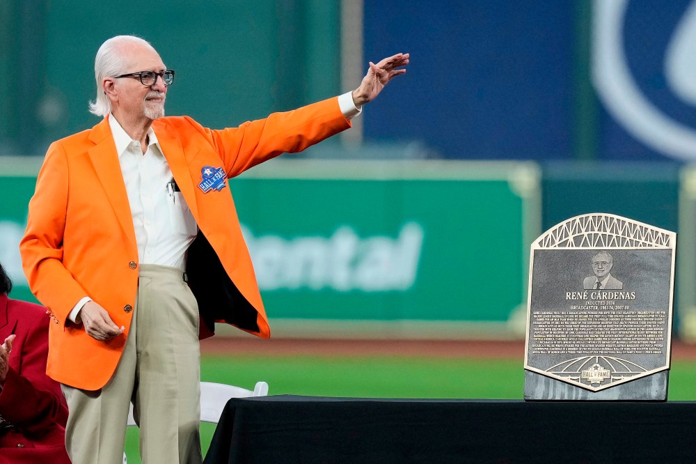 René Cárdenas, pioneer in Spanish-language broadcasts of MLB games ...