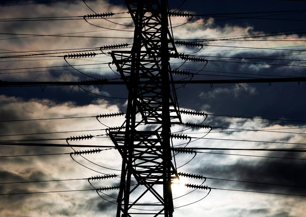 Power knocked out in Toronto’s downtown core after transmission station ...