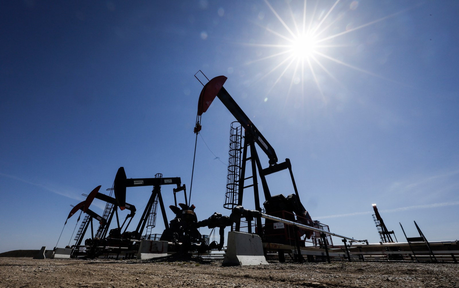 Canada slips into technical recession as economy stalls in Q1: StatCan ...