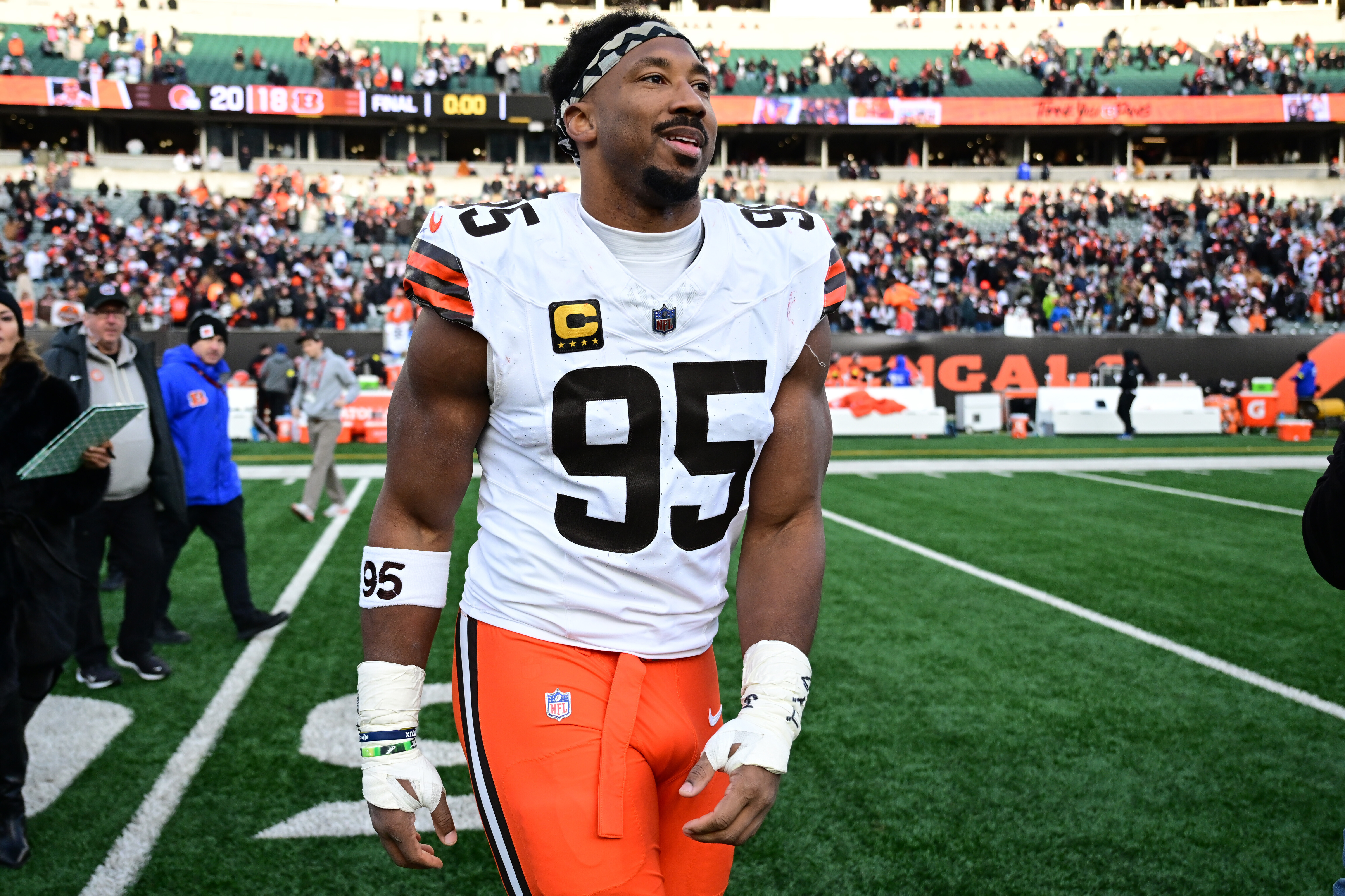 Garrett moves on after 9 seasons in Cleveland, the Browns’ problems ...
