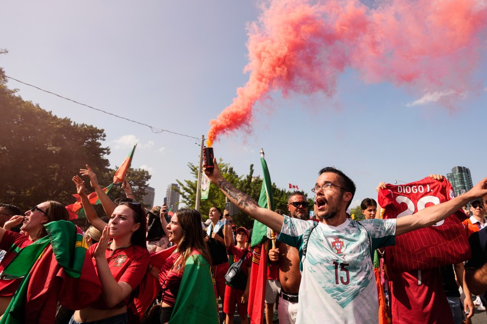 Massive fan crowds gather in sweltering Toronto for Portugal-Croatia ...