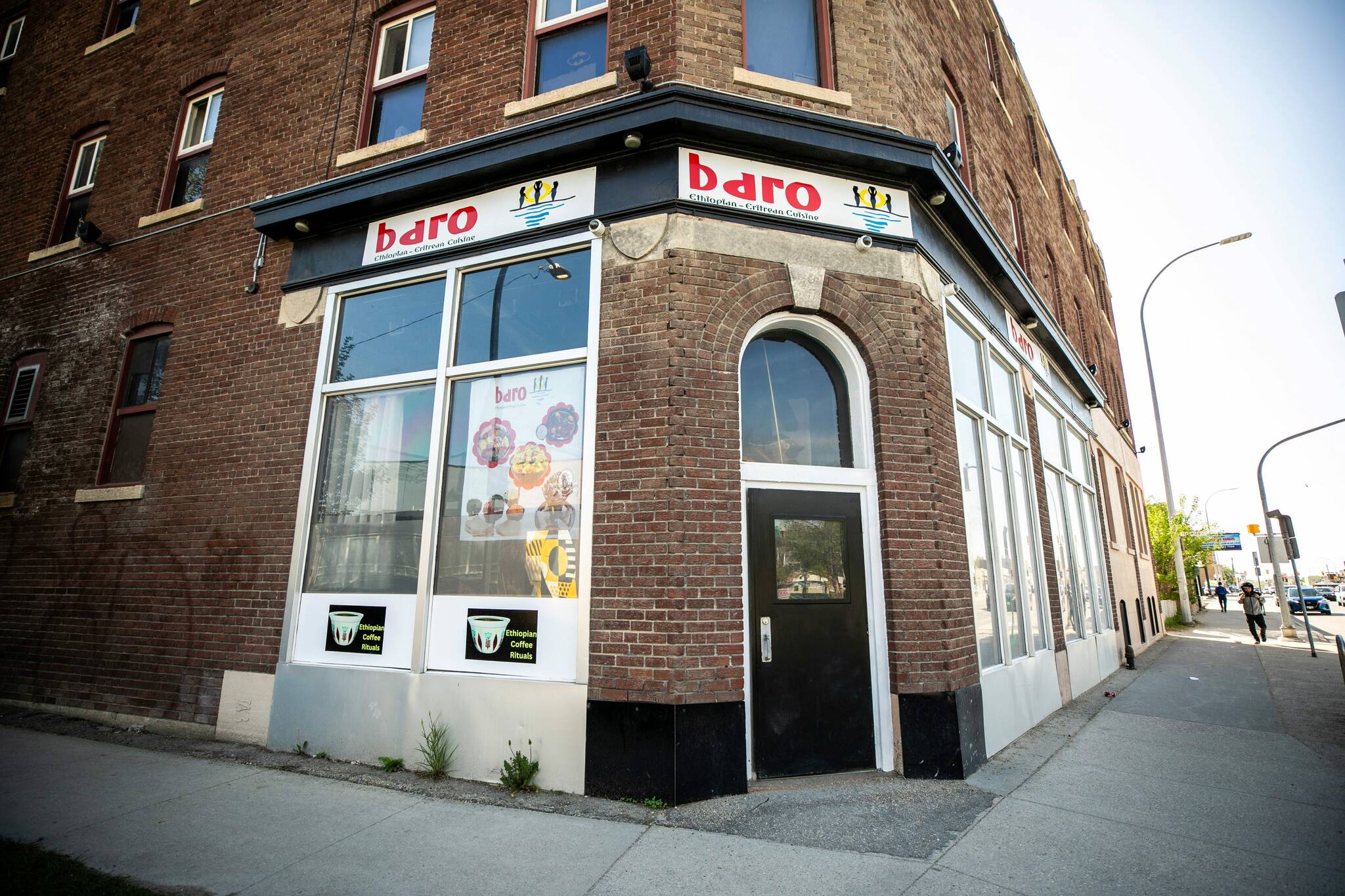 Restaurant bridges Ethiopian-Eritrean divide at the dinner table ...