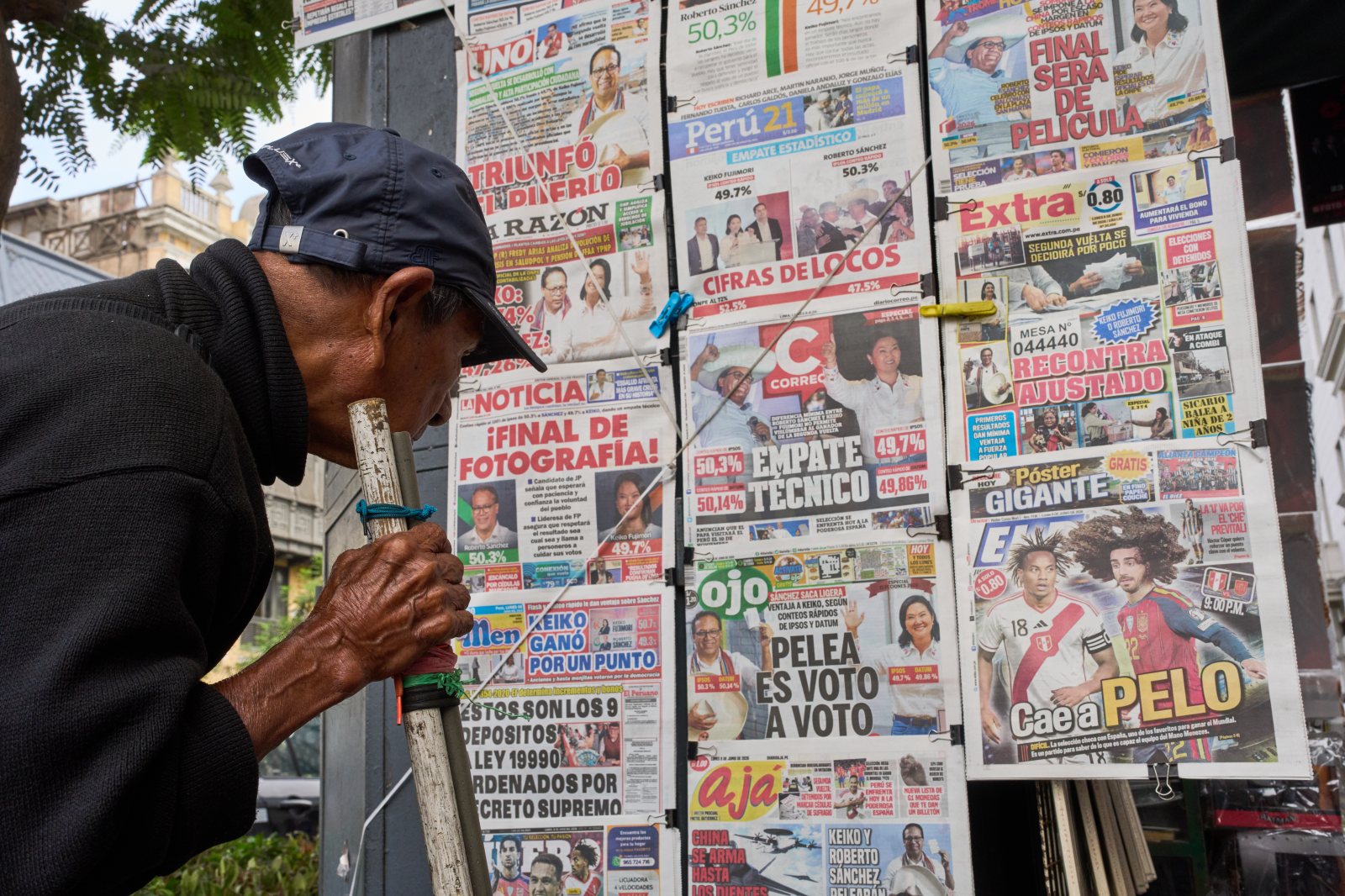 Peru’s presidential runoff shows a razor-thin gap between candidates ...