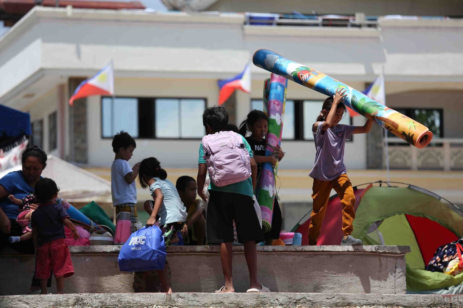 Aftershocks complicate Philippine recovery from quake that killed 45 ...