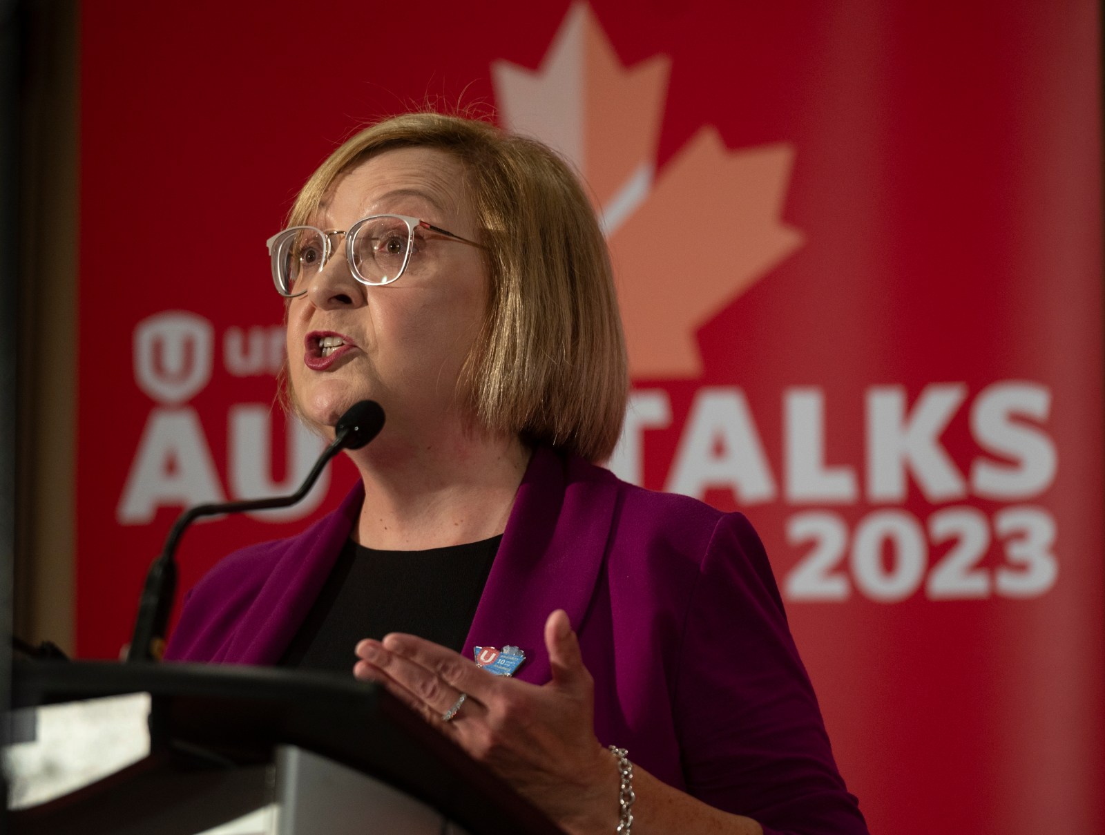 In the news today: Automaker talks, Canada radar deal, FIFA and ...
