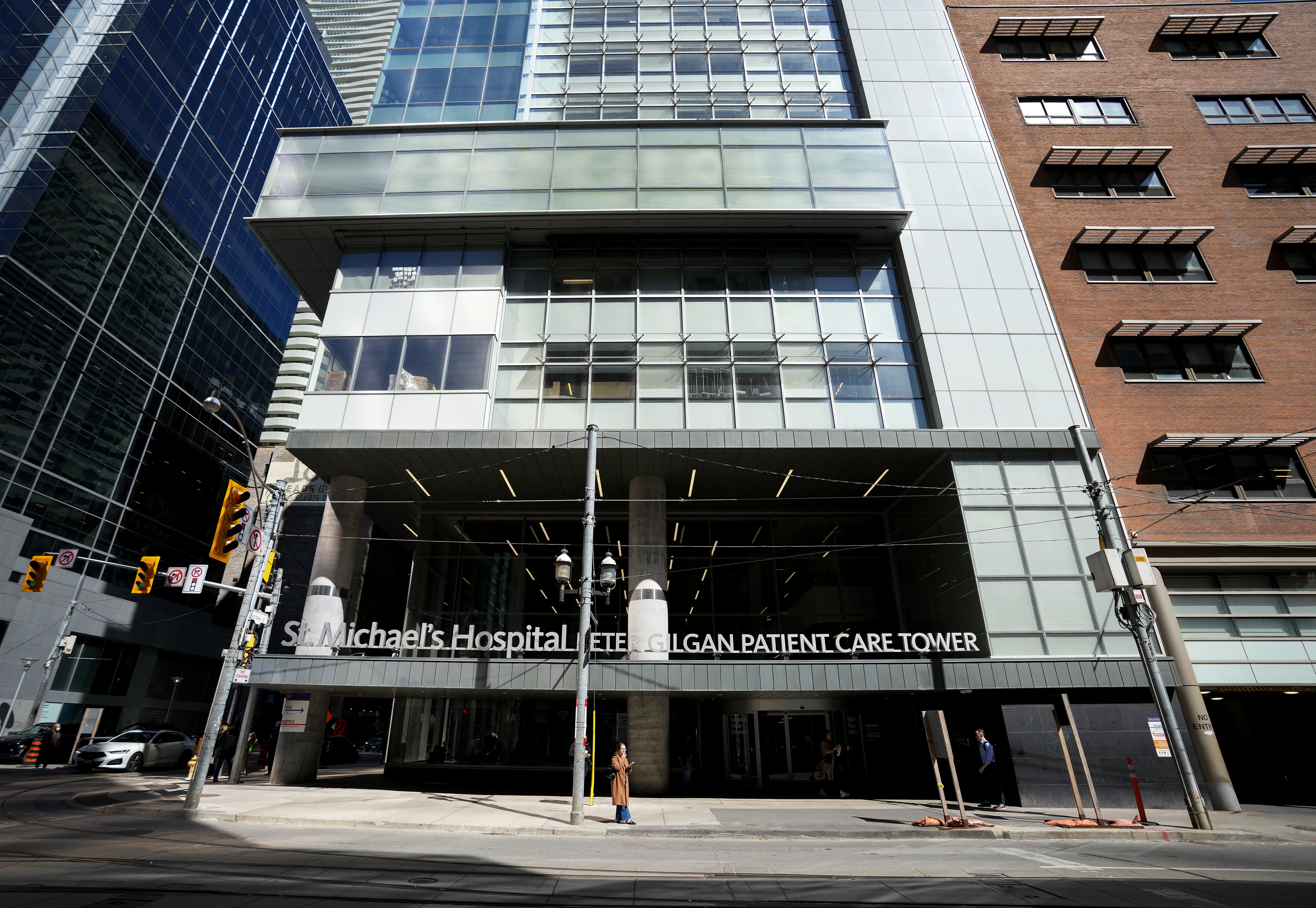 Man accused of killing Toronto cop appears in court by video from ...